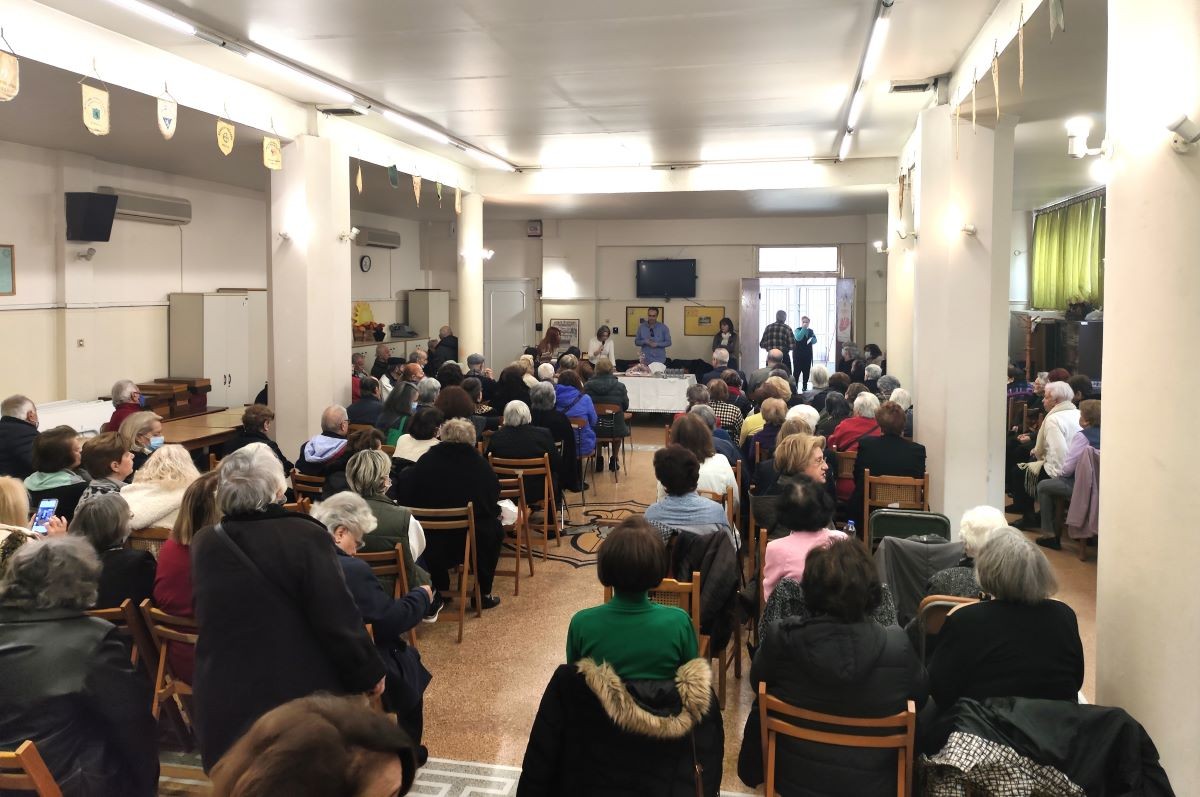 Με επιτυχία πραγματοποιήθηκε η Κοπή Πίτας στα ΚΑΠΗ του Δήμου Βύρωνα για ...
