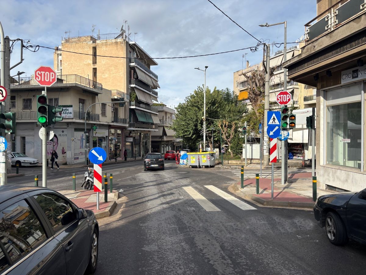 Συνεχίζονται οι παρεμβάσεις στα πεζοδρόμια του Βύρωνα - ΔΗΜΟΣ ΒΥΡΩΝΑ